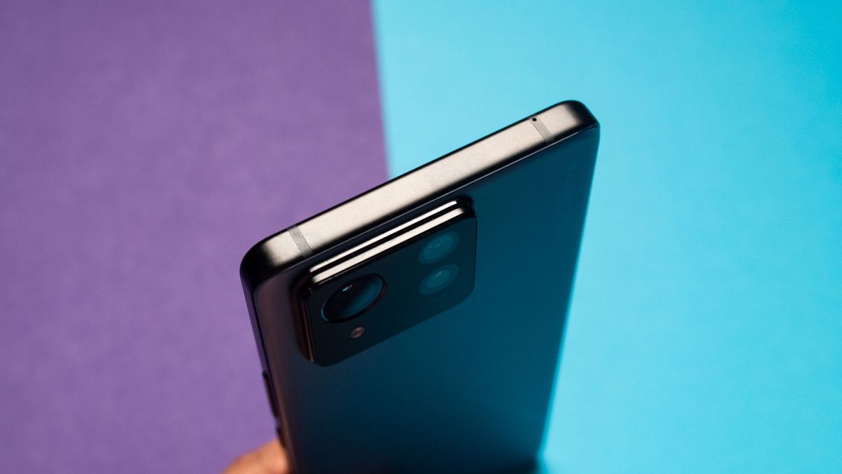 ASUS Zenfone 11 Ultra review: Identity crisis | Android Central