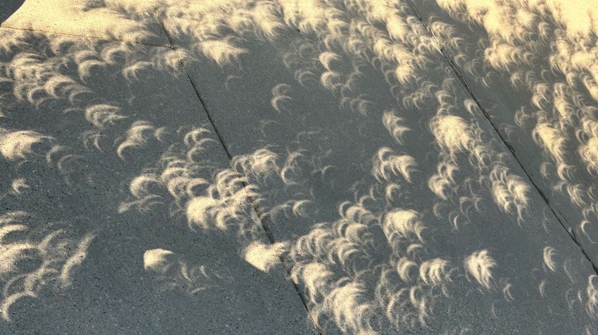 Annular solar eclipse wows skywatchers with spectacular 'ring of fire ...