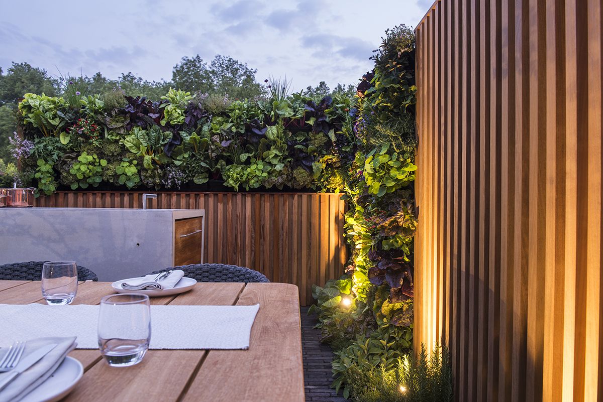 9 small garden fence ideas to add style to compact spaces | Livingetc