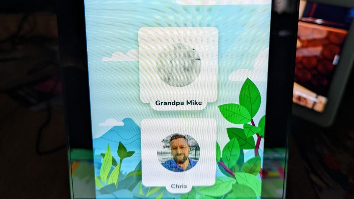 Amazon Glow review: A fun way for kids and long-distance loved ones to ...