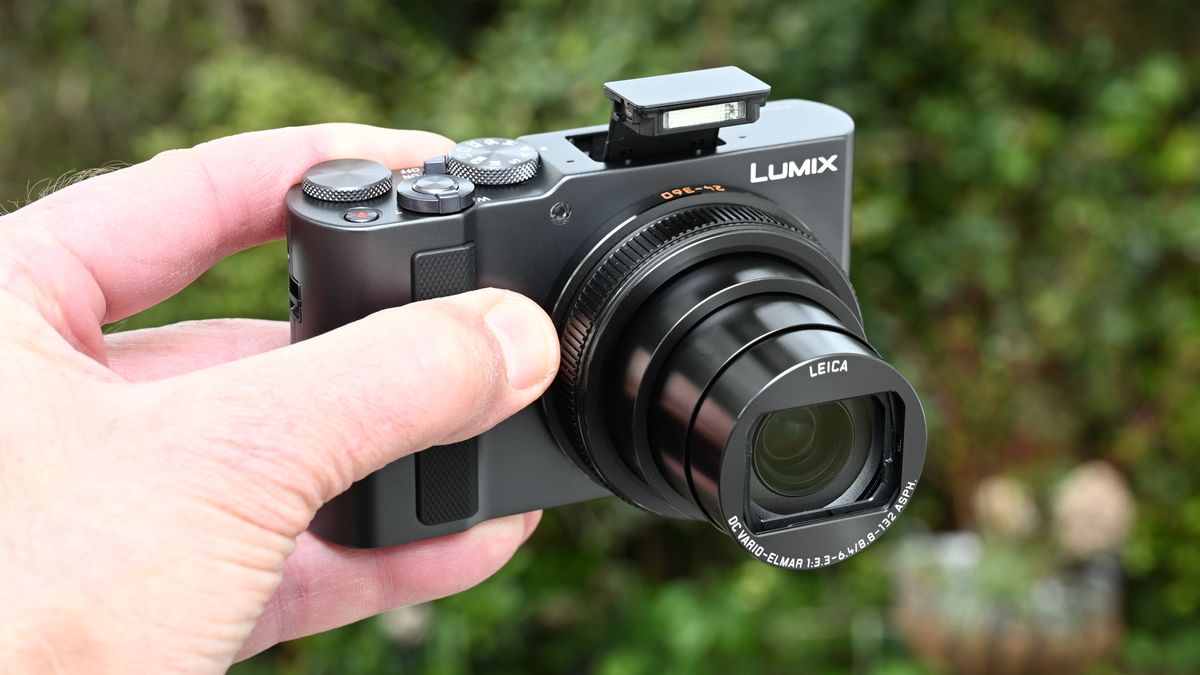 Just released, and already the No.1 compact camera in Japan – a travel ...