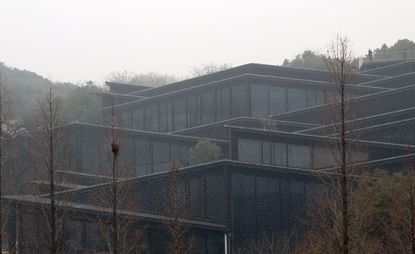 Kengo Kuma's new Folk Art Museum draws on Hangzhou's local vernacular ...