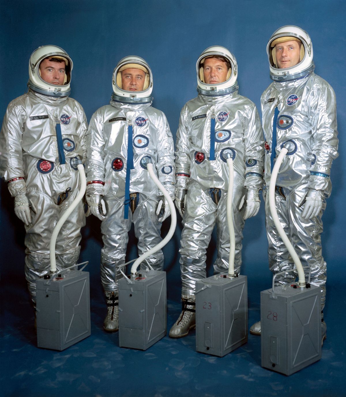 Gemini 3 in Photos: The 1st Crewed Flight of NASA's 2-Person Spaceship ...