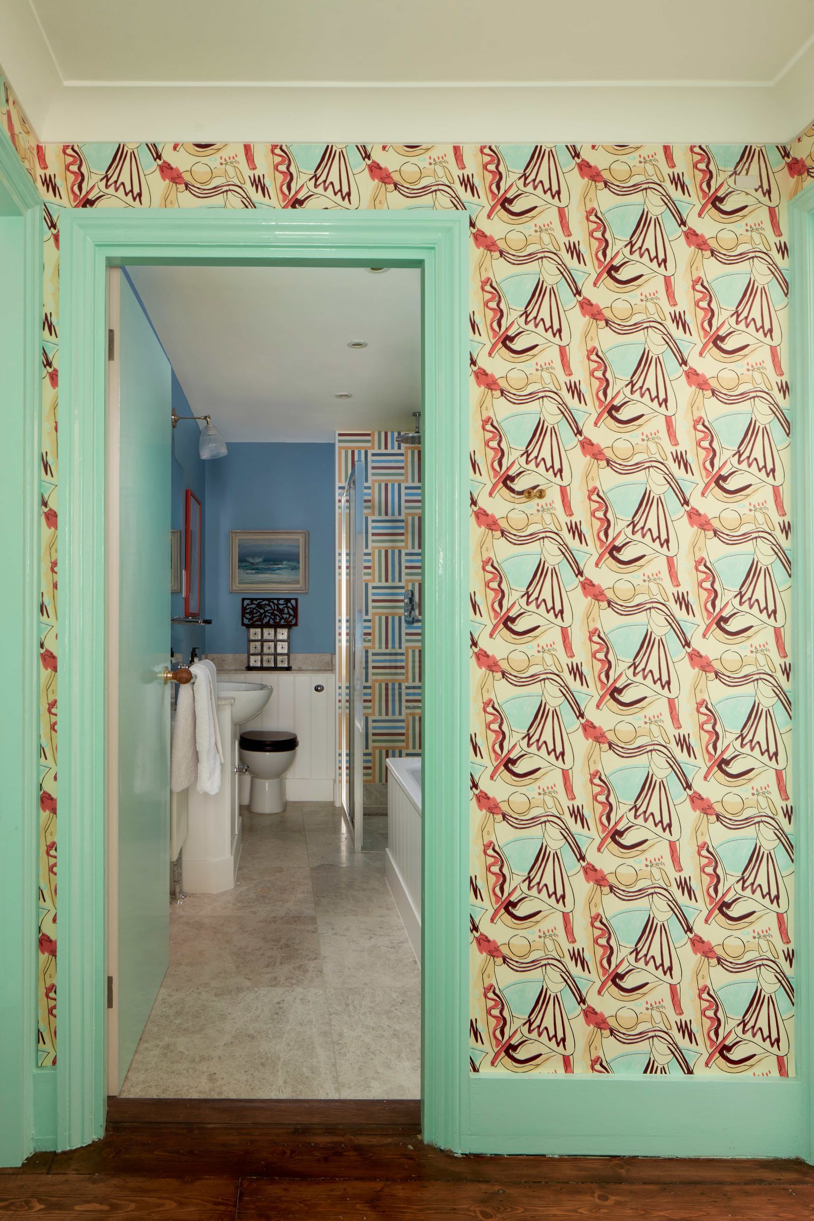 Explore a tiny London flat that's filled with color, eclectic vintage ...