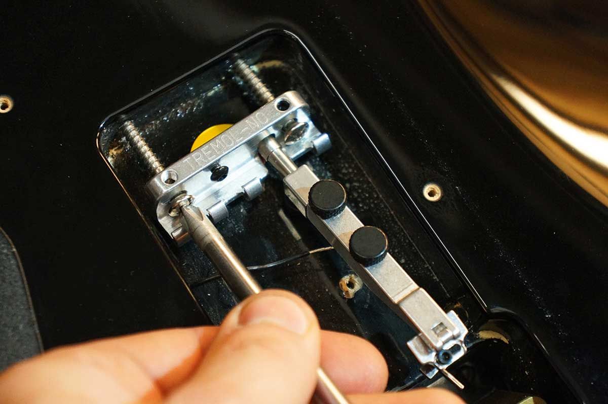How to install a Tremol-No system | Guitar World