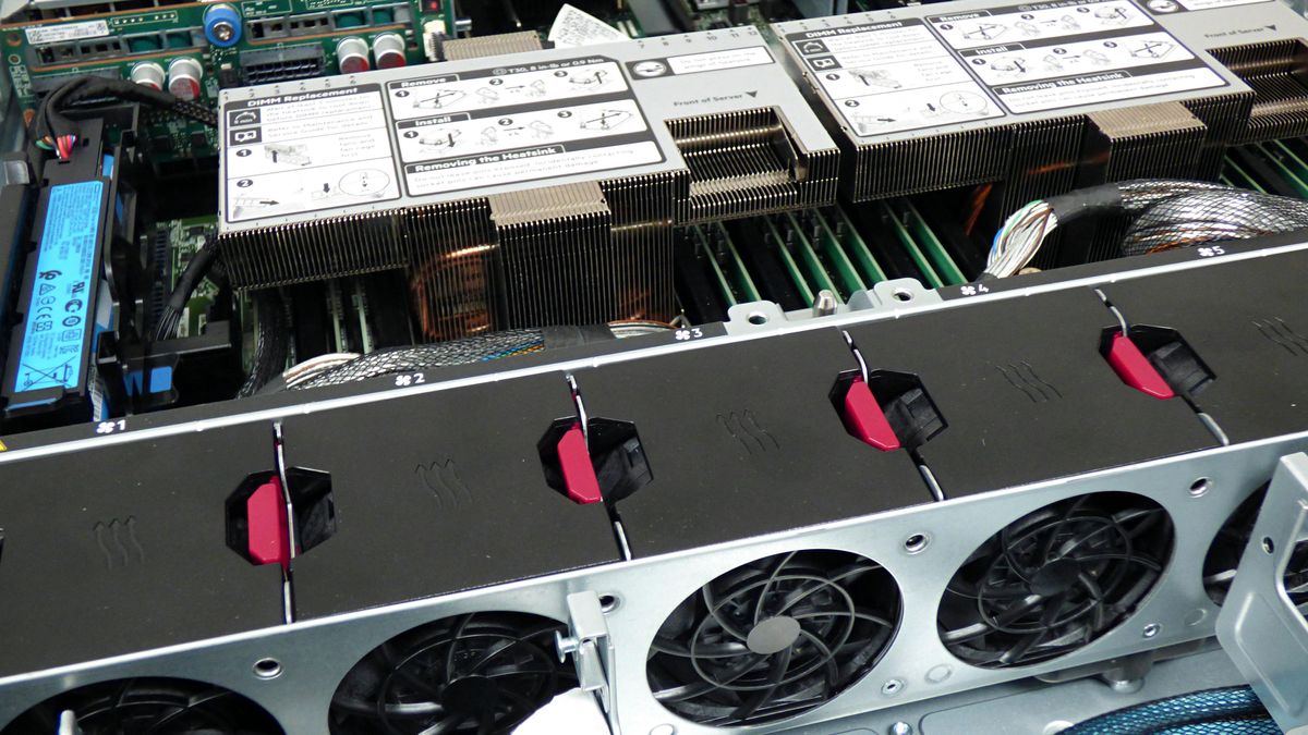 HPE ProLiant DL380a Gen11 review | ITPro