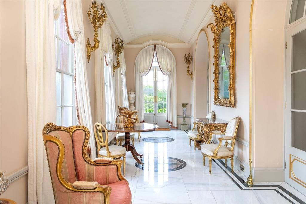 'One of Britain's greatest estates', complete with castle, river and ...