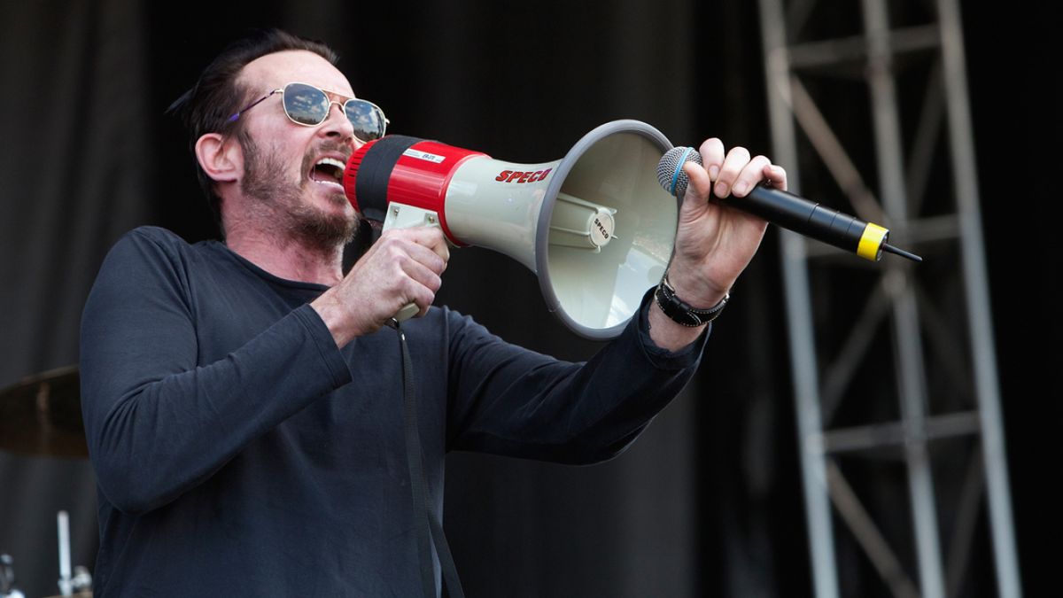 Weiland owes career to stepfather | Louder