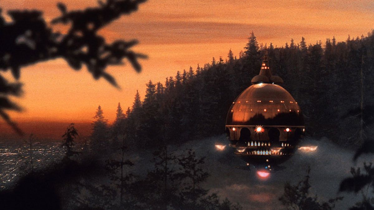 E.T. the Extra-Terrestrial - Looking back at Spielberg's genre-defining ...