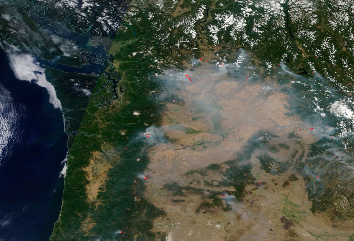 Smoke from Wildfires in California, Washington Seen from Space (Photos ...