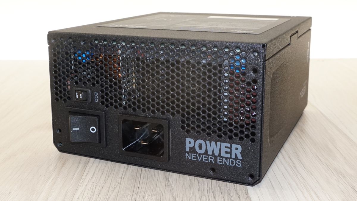 FSP MEGA TI 1650W Titanium power supply review | Tom's Hardware