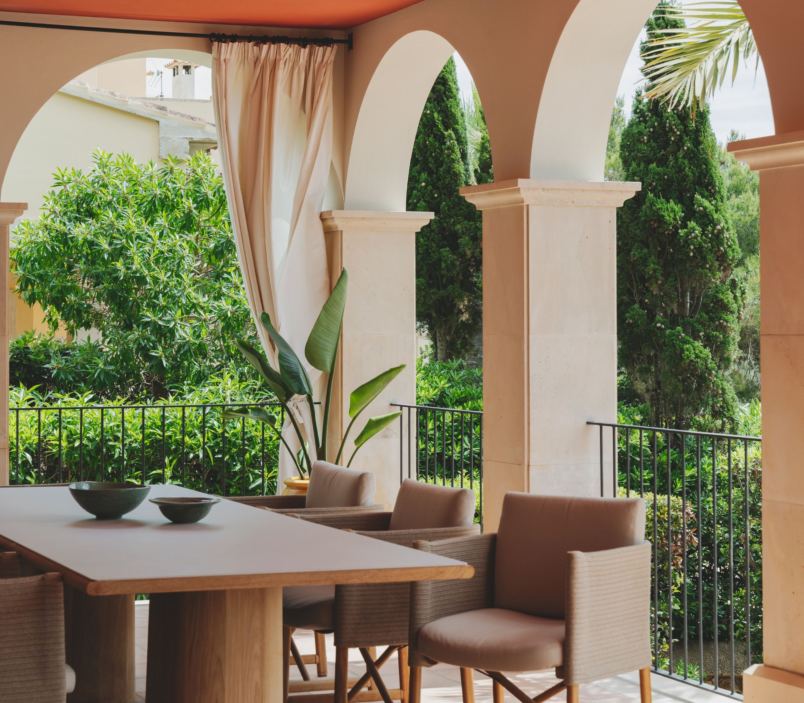 5 easy ways to turn your patio into a calm relaxing oasis | Livingetc