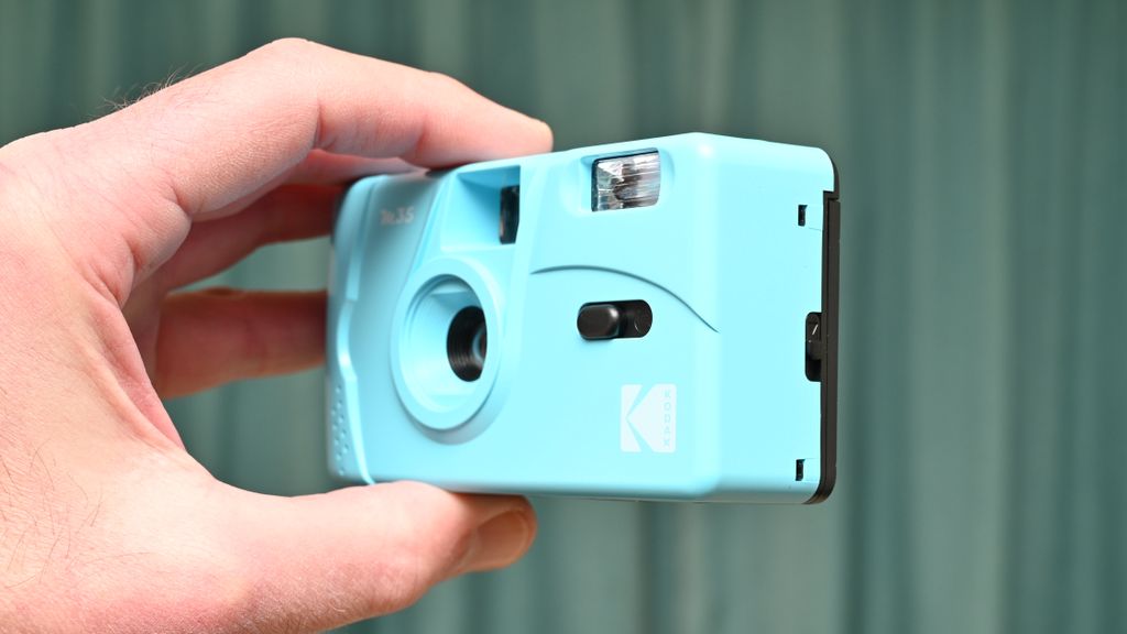 Kodak M35 Reloadable Film Camera review: pick a color, there a plenty ...