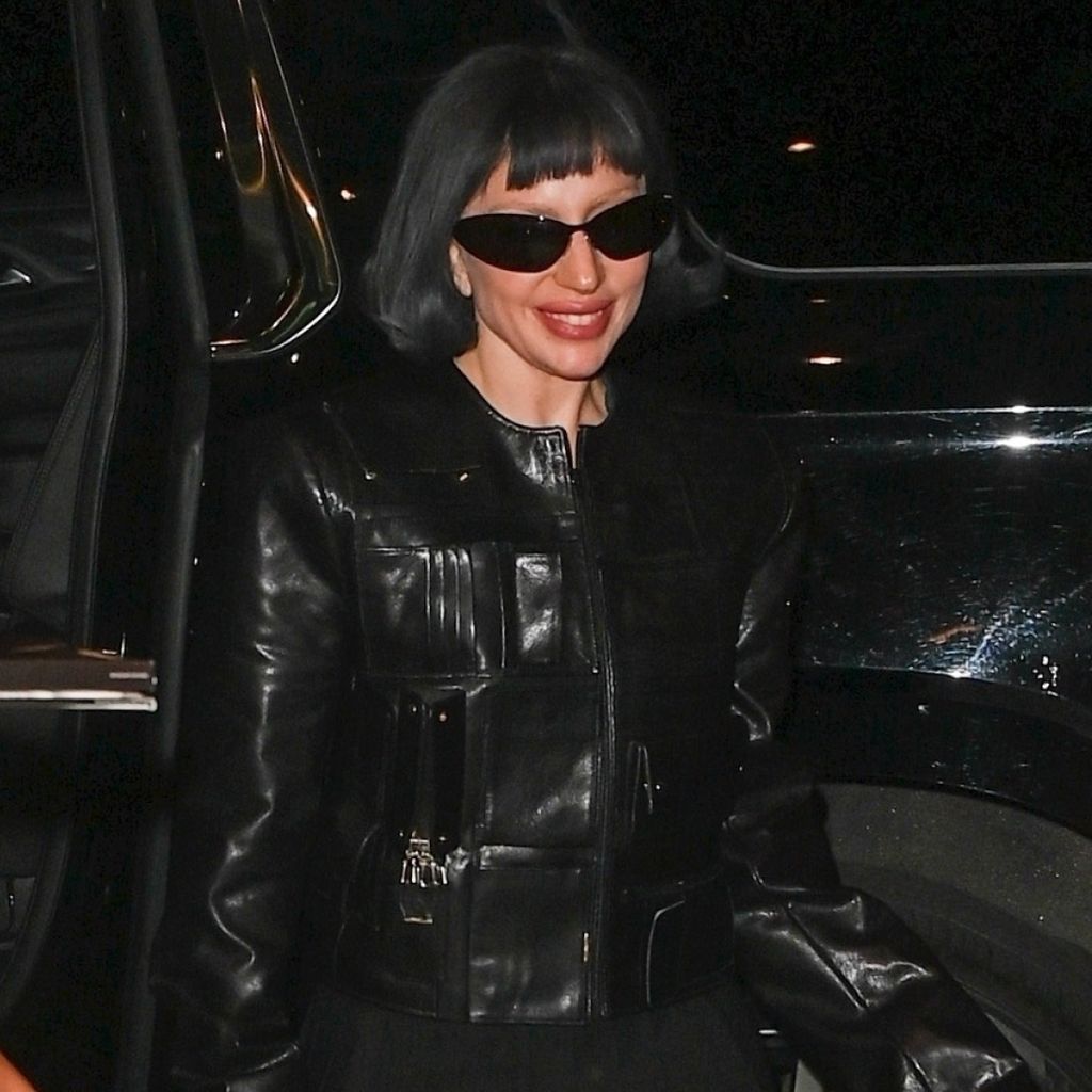 70 Most Controversial Celebrity Outfits Ever - Famous Outfits | Marie ...