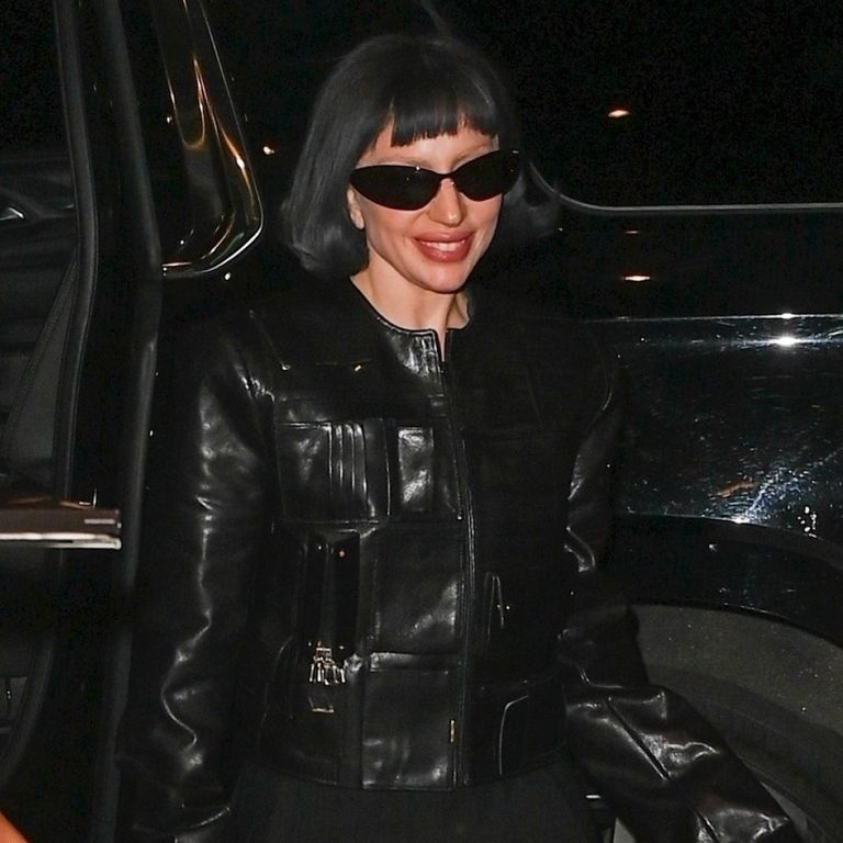 70 Most Controversial Celebrity Outfits Ever - Famous Outfits | Marie ...