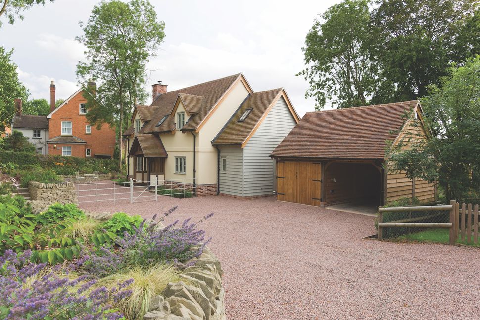 Driveway Ideas: 21 Stylish Drives that Make an Entrance | Homebuilding