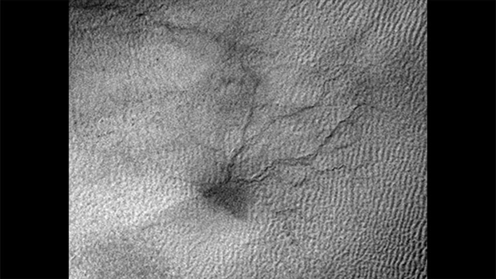 Baby Mars 'Spiders' Expand Across Sand Dunes (Photos) | Space