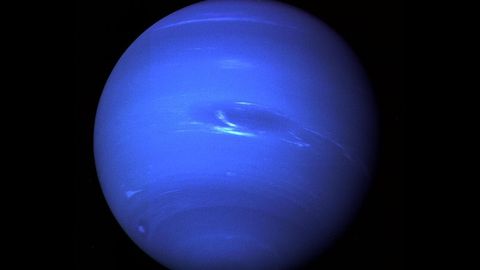 Astronomers perplexed by plummeting temperatures in Neptune's ...