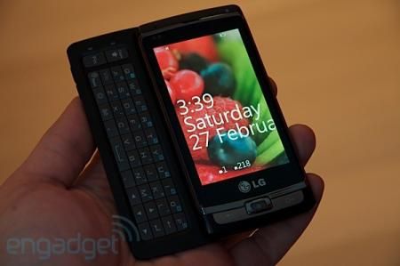 LG Windows Phone 7 Series Prototype Fondled on The Engadget Show ...