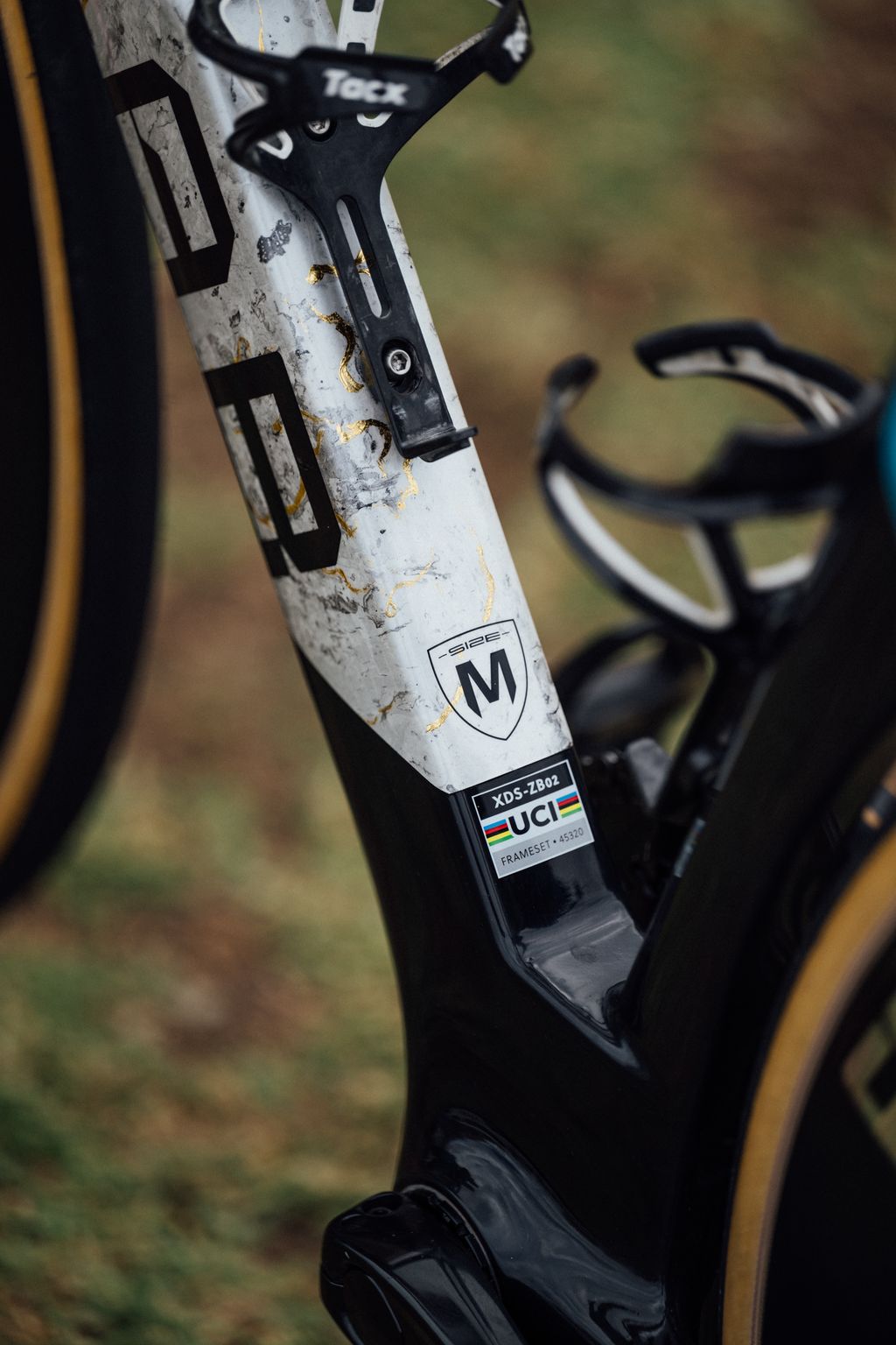 The peloton's newest bike: The Chinese X-Lab AD9 ridden by XDS Astana ...