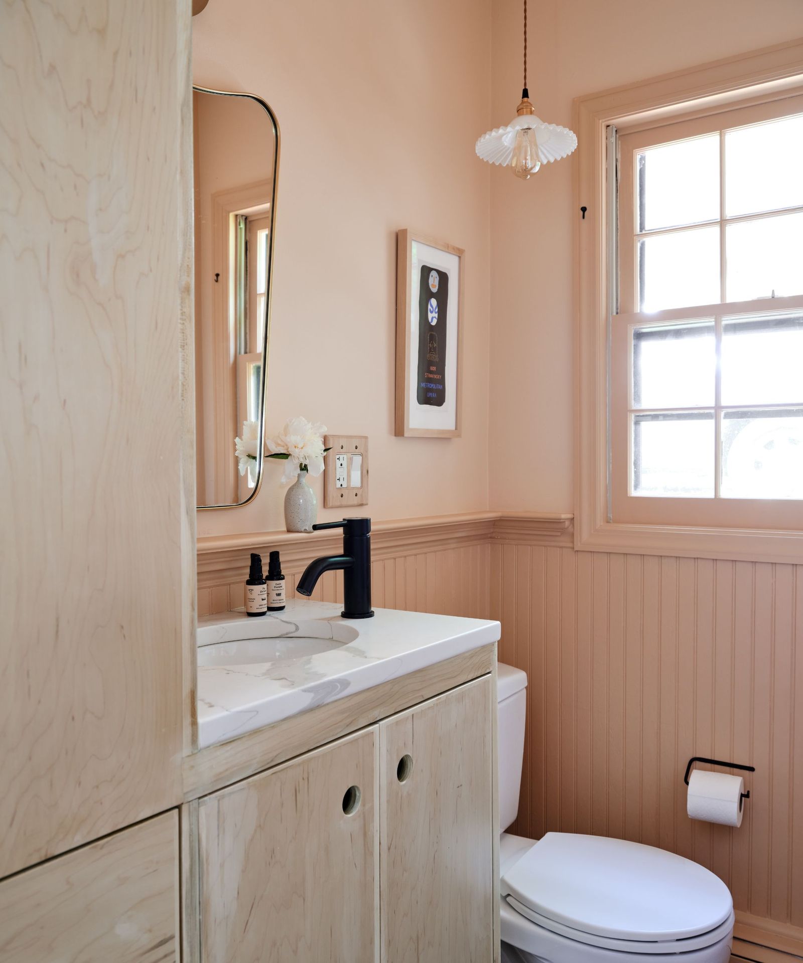 9 rooms that prove color drenching makes small spaces look bigger ...