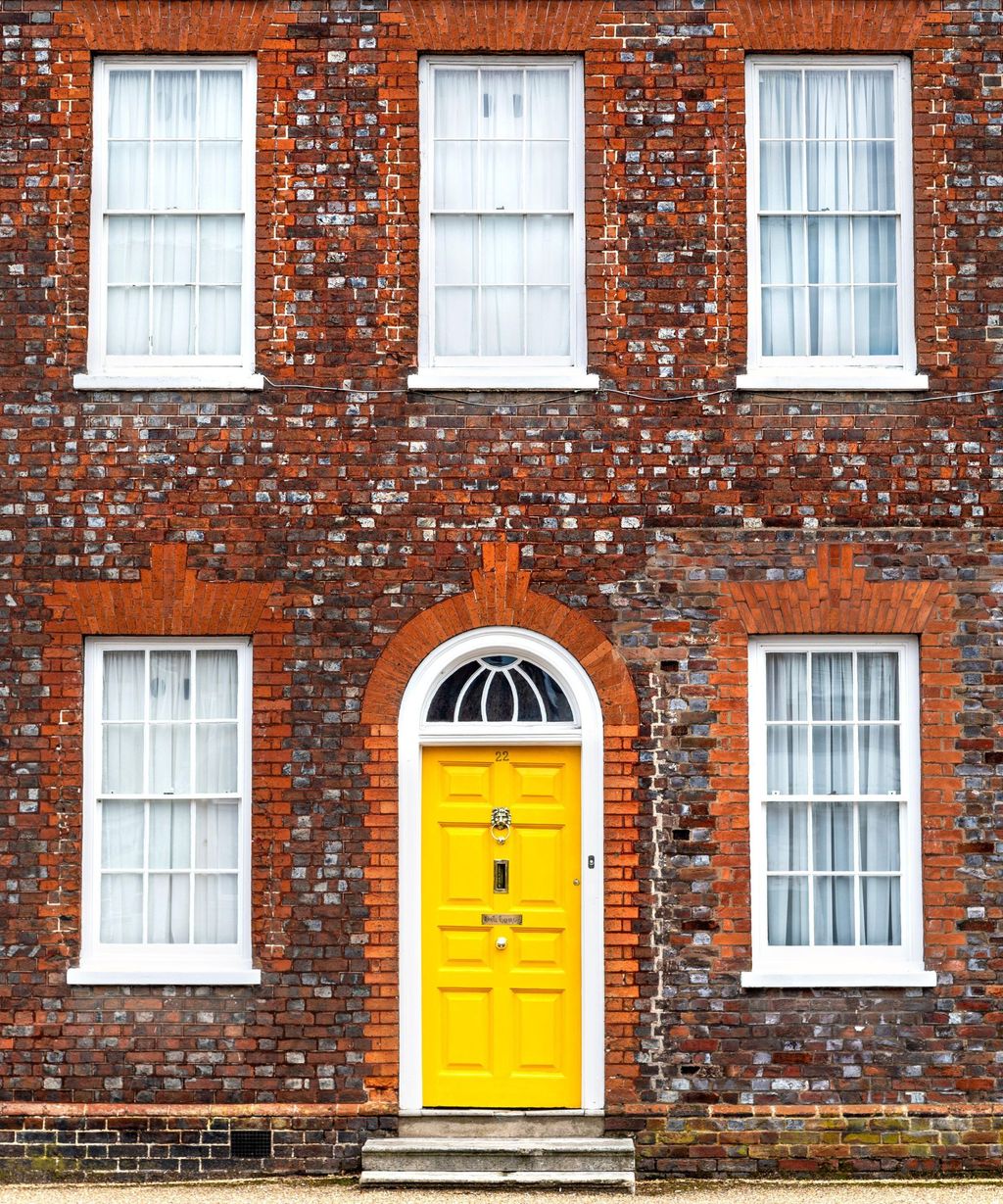 10 colors that go with a red brick exterior with expert tips | Homes ...