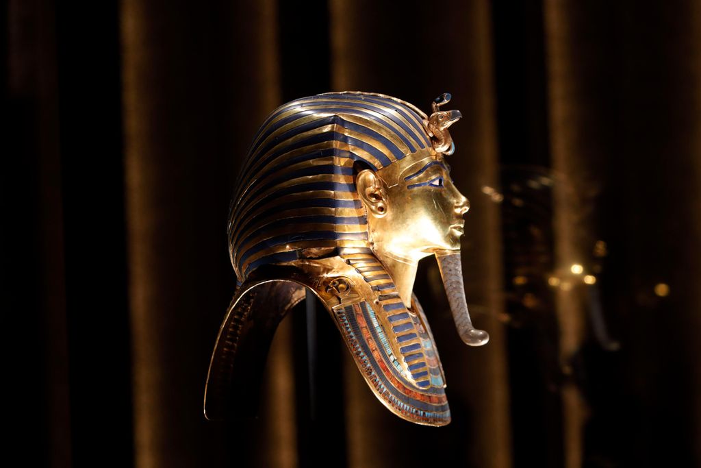 Robotic sharks, Egyptian mummies and a Rolls-Royce: Start your weekend ...