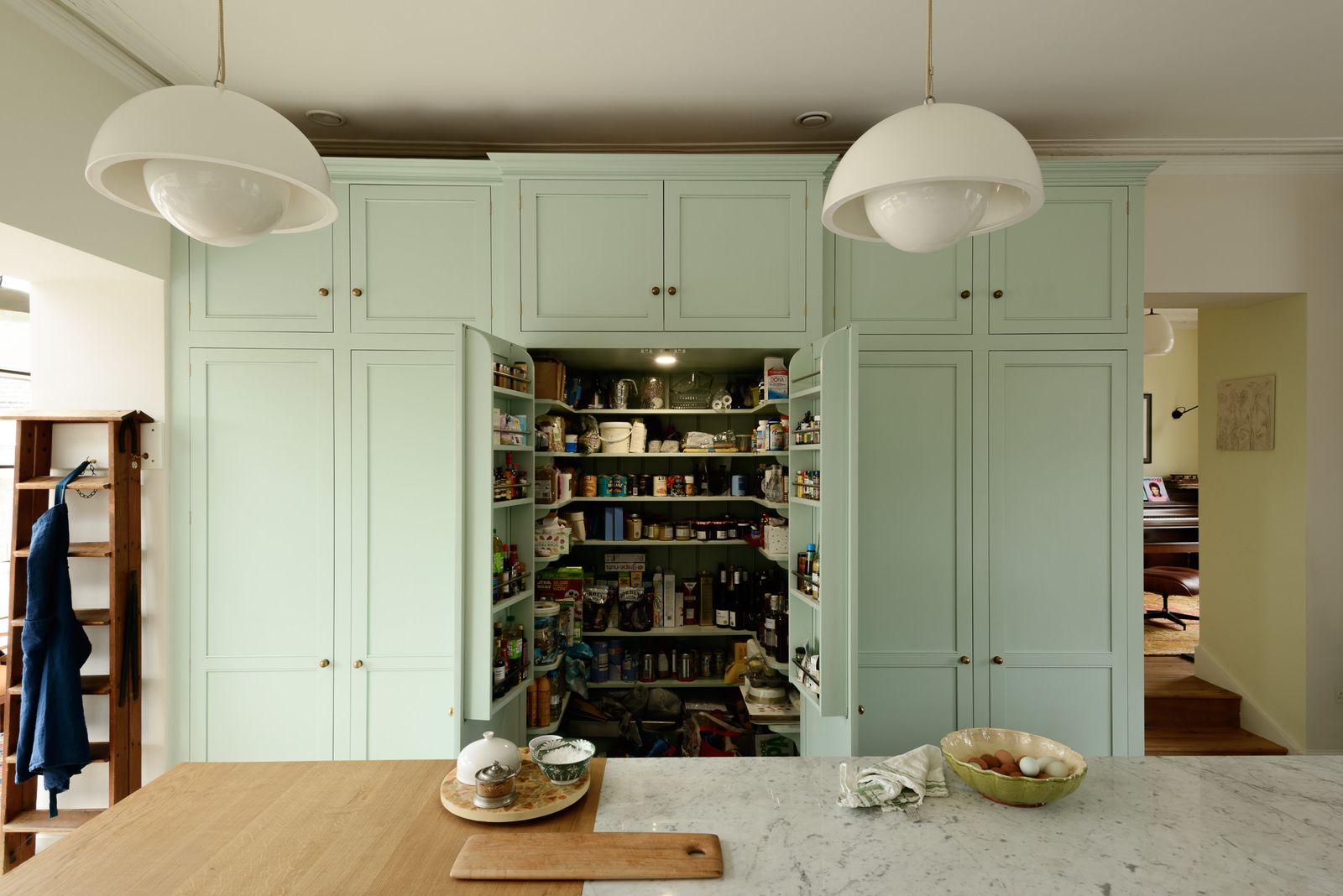 Pantry door ideas to restore order and originality to your kitchen ...