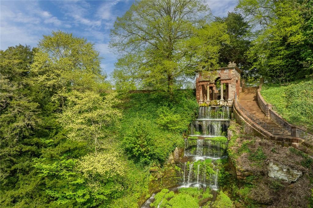 'One of Britain's greatest estates', complete with castle, river and ...