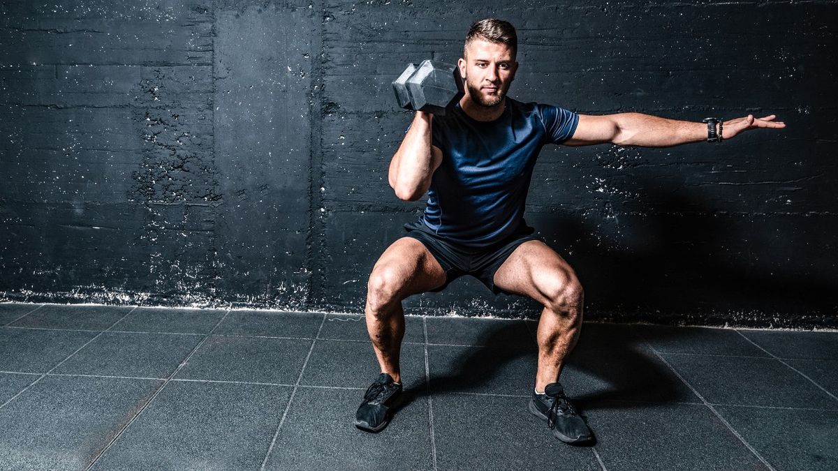 Build Muscle All Over With This Beginner Strength Workout From Laura ...