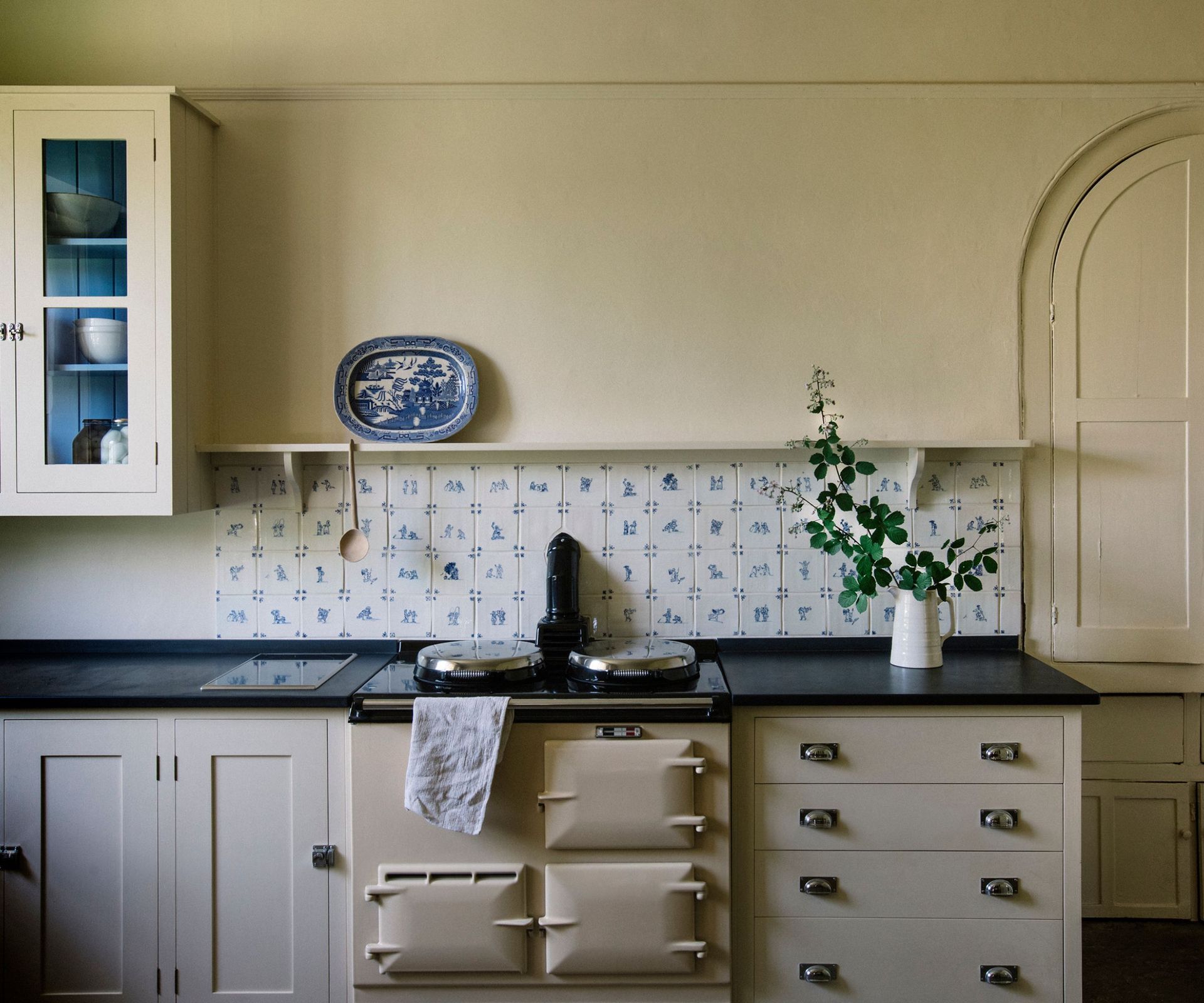 How I'm bring back the vintage Delft tile in my home remodel | Homes ...