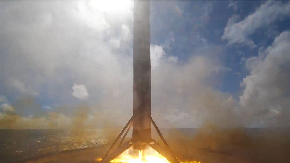 Starlink satellites lift off on SpaceX Falcon 9 from Cape Canaveral ...