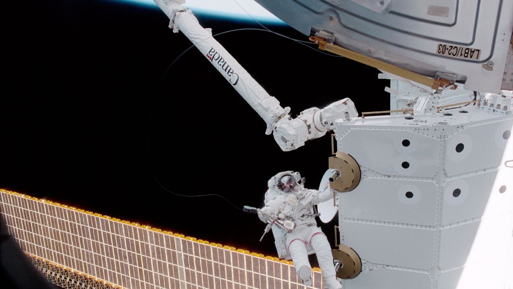 Canadarm2 was not designed to catch spacecraft at the ISS. Now it's ...