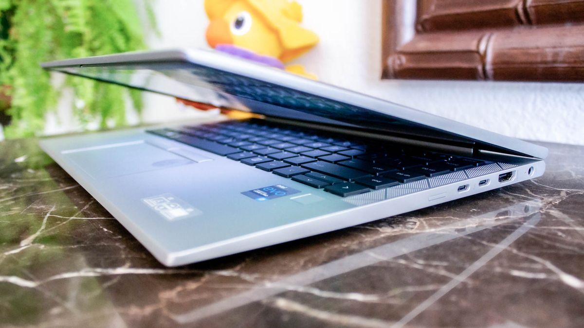 HP EliteBook 840 Aero G8 review | Laptop Mag