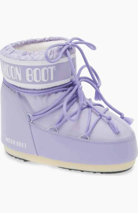 Dua Lipa Wears the Moon Boots Trend the Internet Loves to Hate | Marie ...