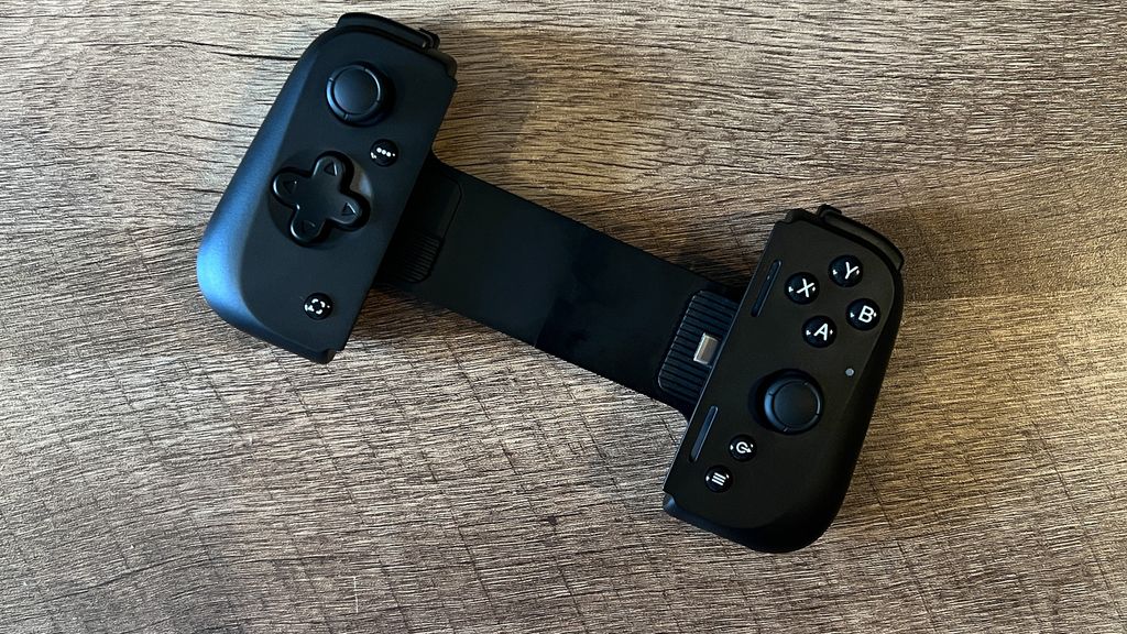 Razer Kishi V2 vs Backbone One: which mobile controller should you buy ... Razer Kishi V2 vs Backbone One: which mobile controller should you buy ...