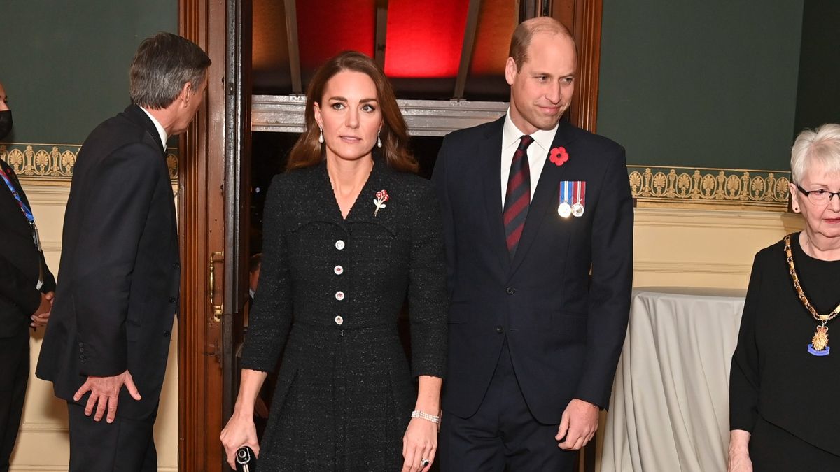 Prince William, Kate Middleton Remembrance Day Poppy Pins | Marie Claire