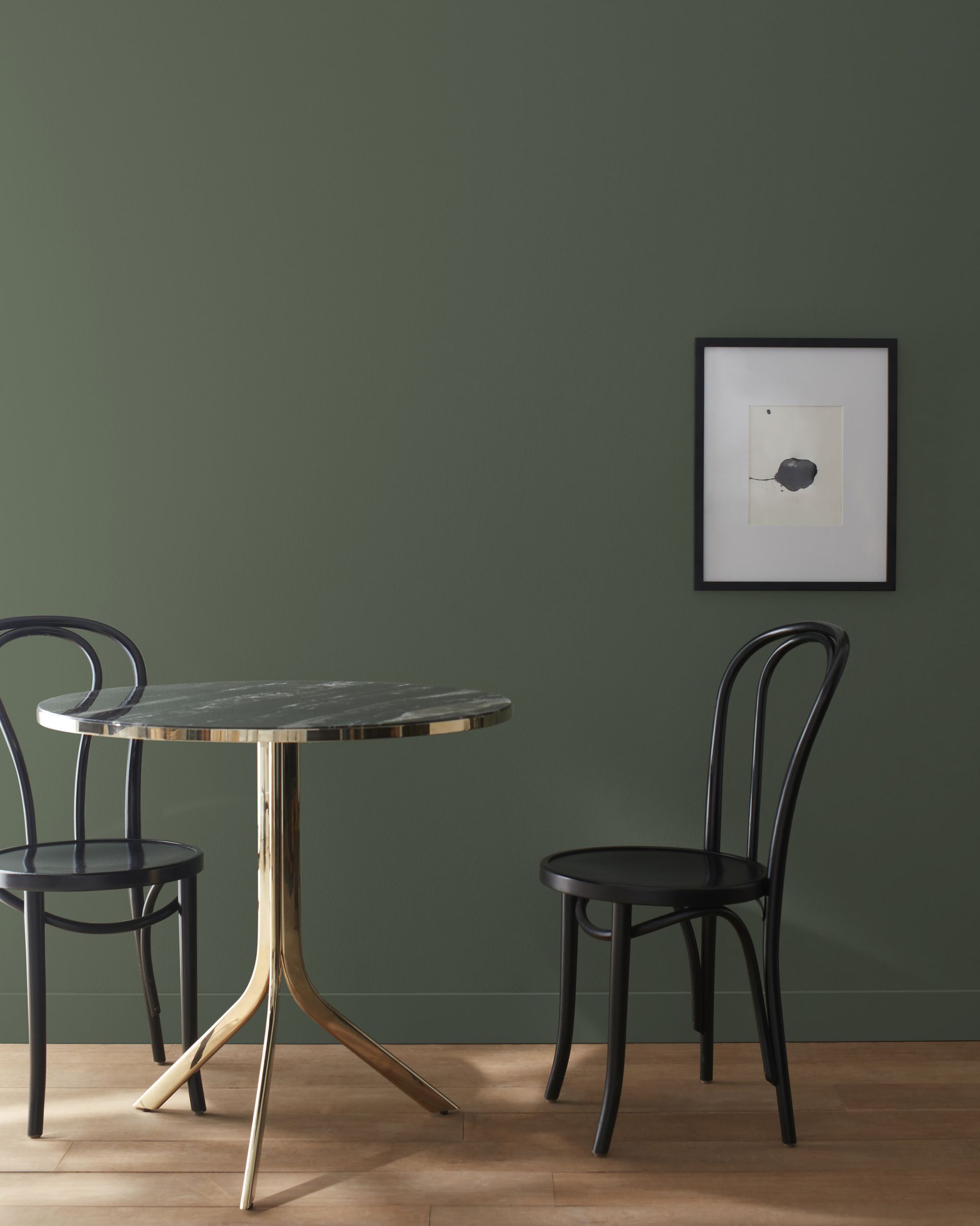 Benjamin Moore's 'Vintage Vogue' Is a Perfect Timeless Green | Livingetc