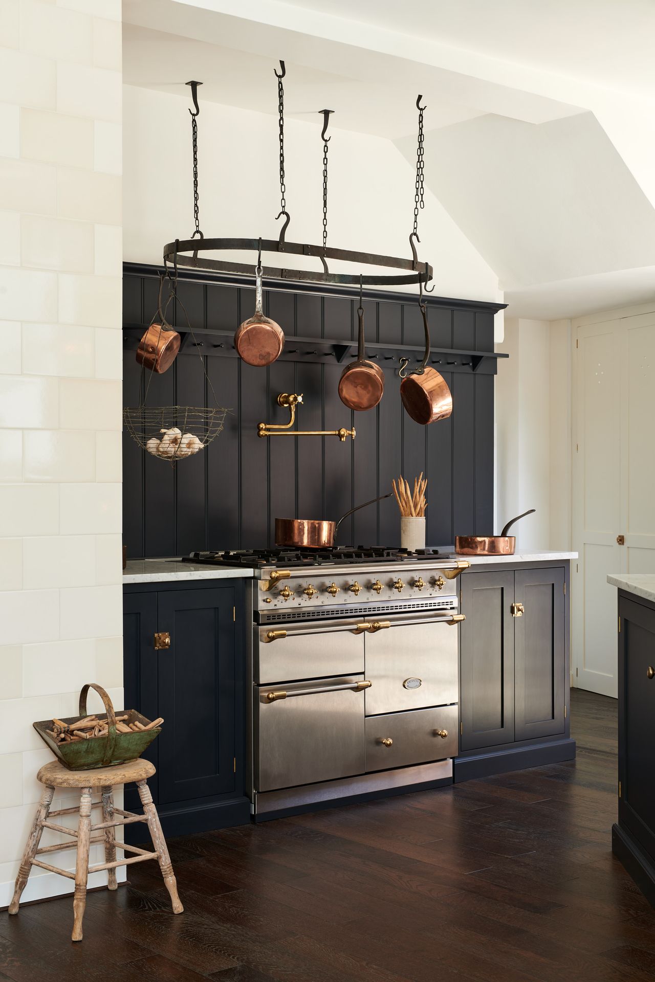 How to clean a burnt pot: 5 tricks professionals use | Homes and Gardens