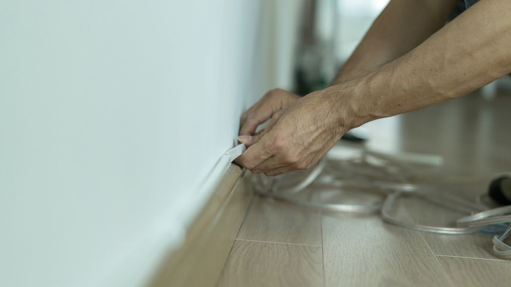 How to manage your PC cables and keep them from kinking or twisting ...