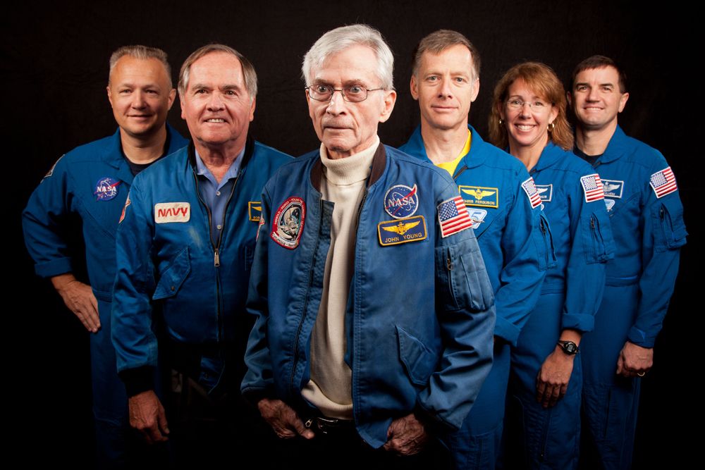 Historic Photos: NASA's 1st & Last Space Shuttle Crews Meet | Space