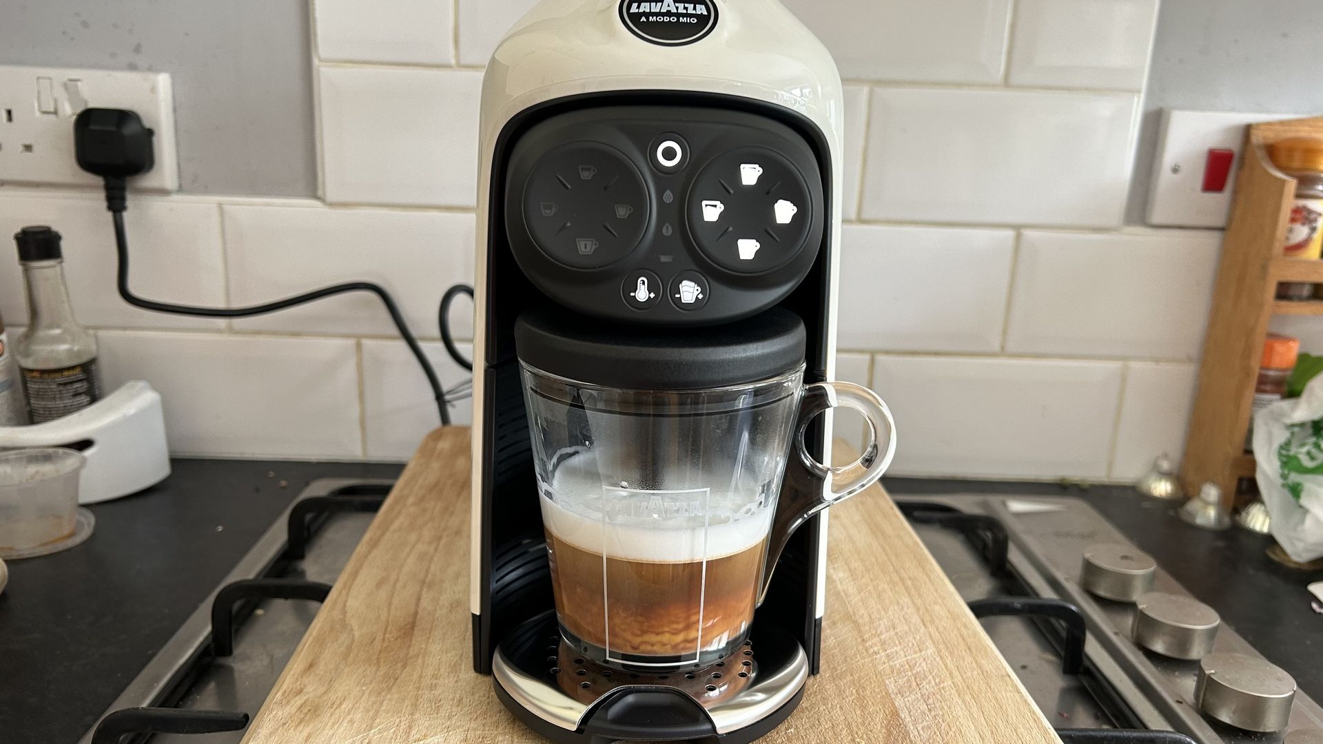 Lavazza A Modo Mio Desea review: super flexible frothy coffee maker | T3