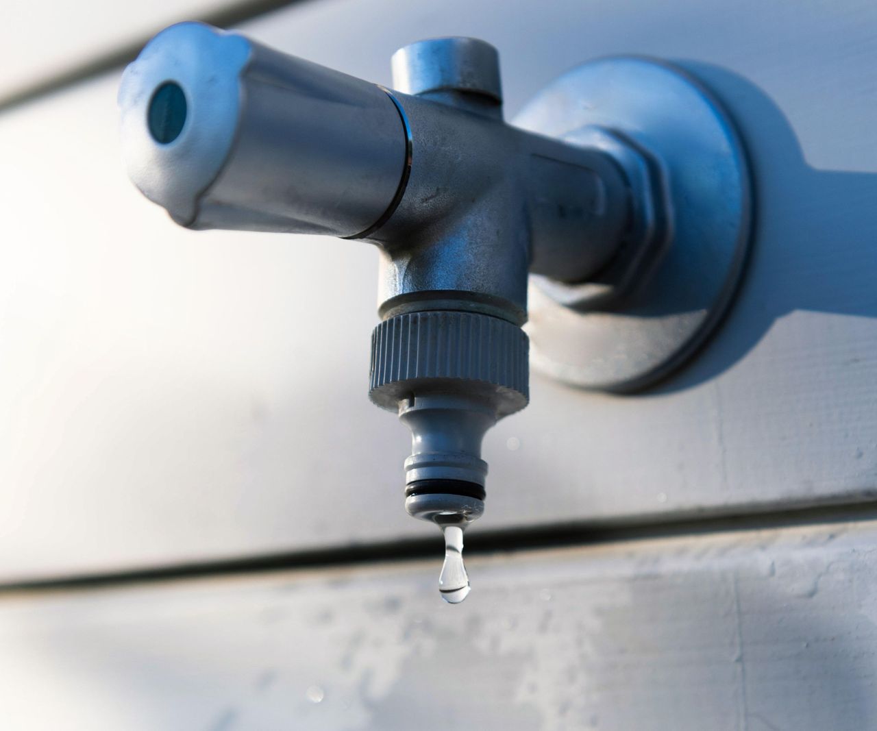 How to stop outdoor spigots from freezing, 8 simple steps | Homes and ...