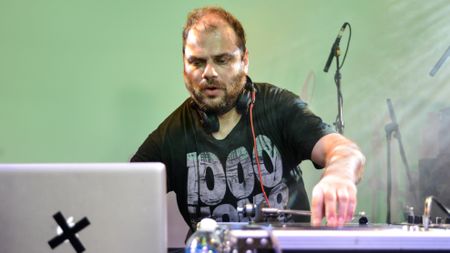 Justin Timberlake Pays Tribute After Backup Singer Nicole Hurst Dies At ...