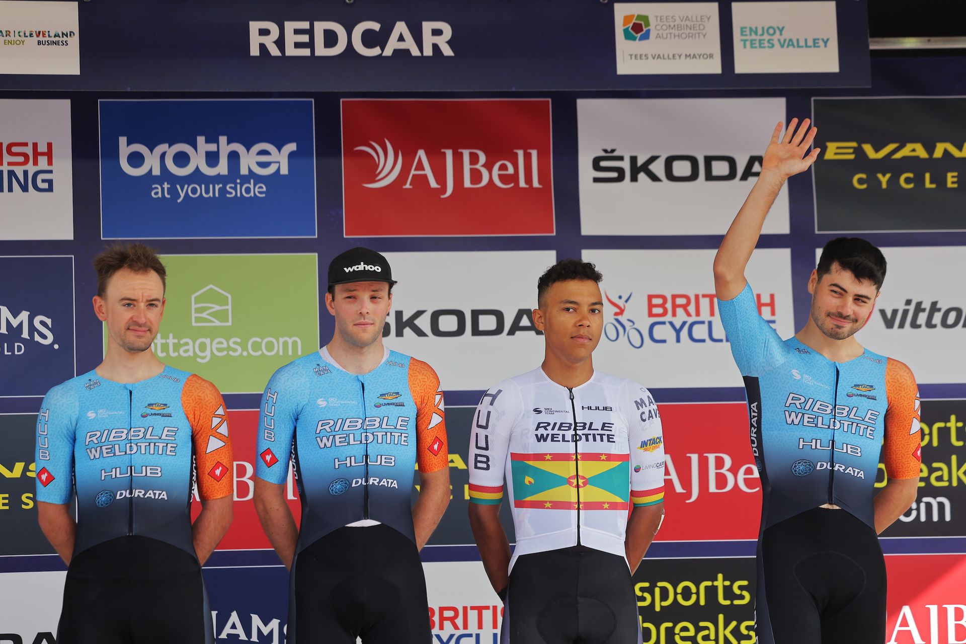 Sheep, abandons and kindness: A day in the Ribble Weldtite team car at ...