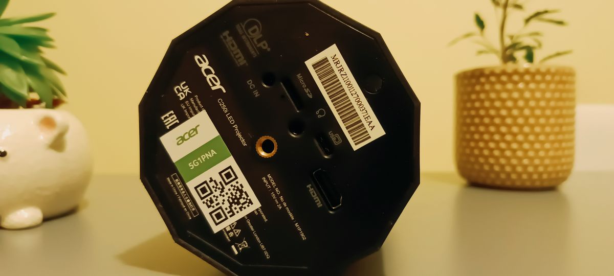 Acer C250i review: entry-level projector offers portability, autofocus ...