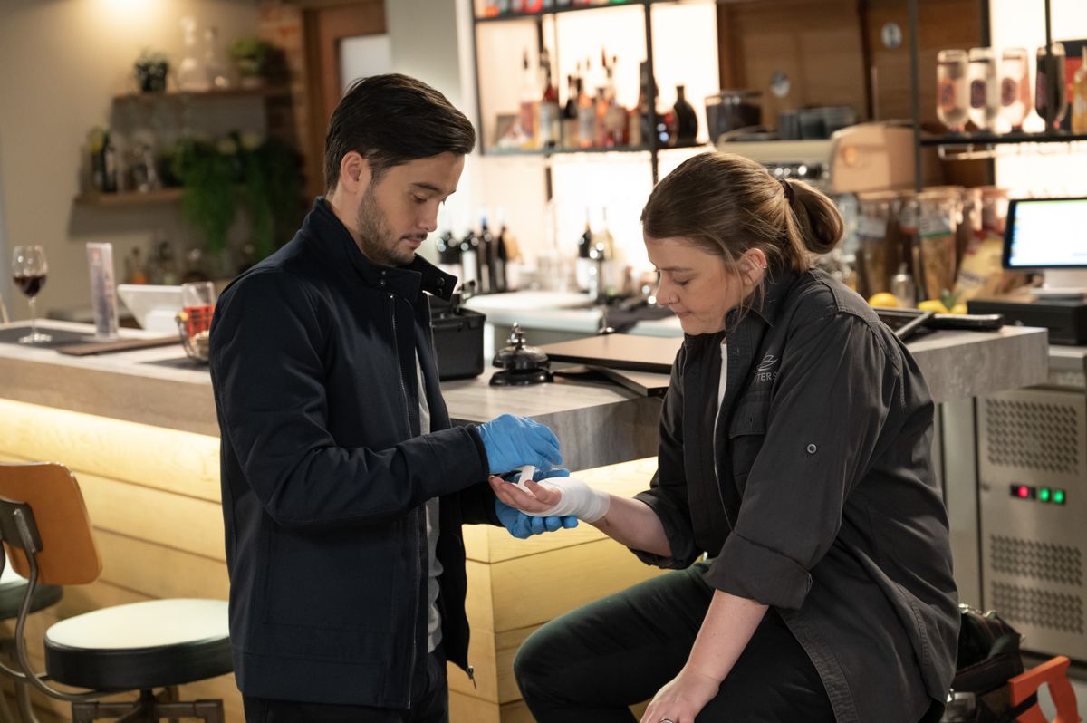 Neighbours spoilers: Holly Hoyland is in danger! | What to Watch