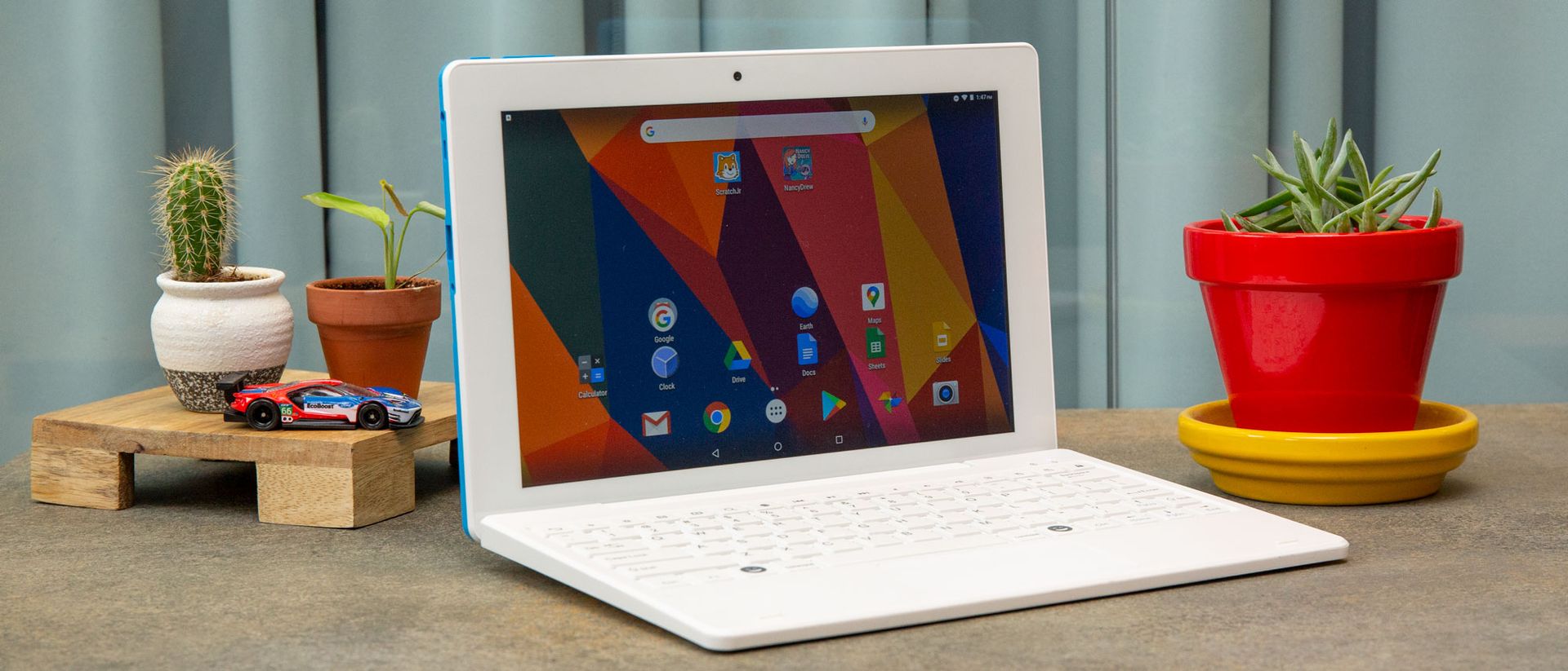 Tanoshi 2-in-1 kids tablet review | Laptop Mag