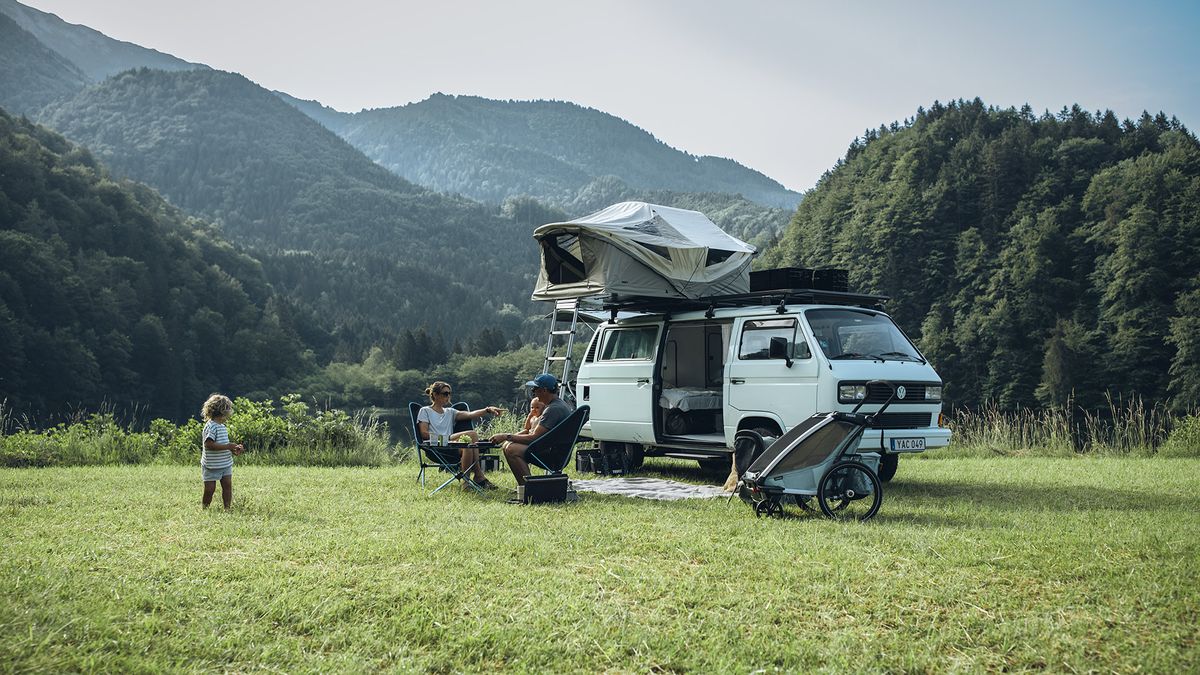 Thule's new 4-person Approach rooftop tent takes glamping to a whole ...