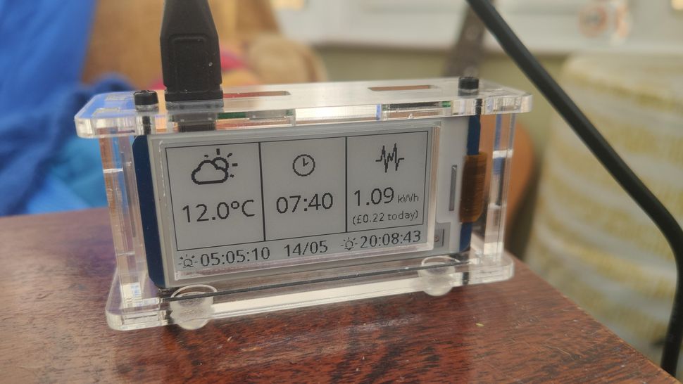 Raspberry Pi Solar Panel Monitor Calculates Energy Saving Costs | Tom's ...
